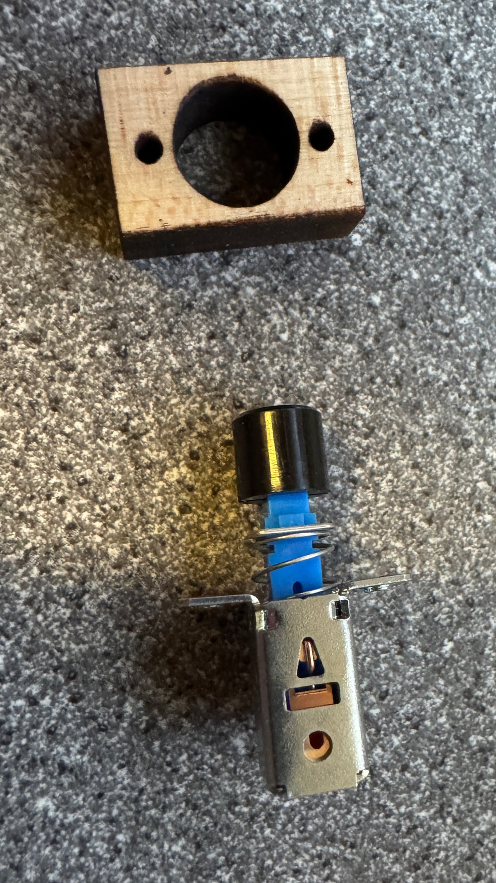James Tyler or Fender style push button switch – Feline Guitars